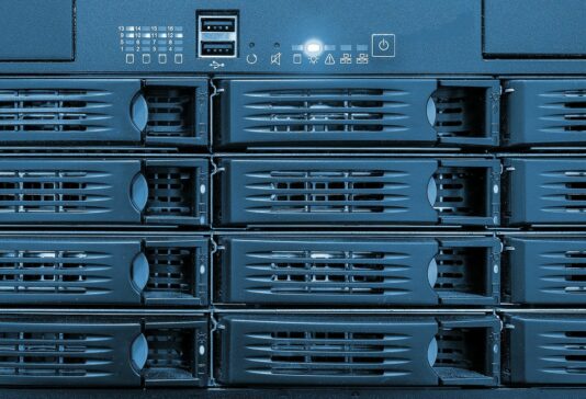 Zuverlässige & hochwertige Stromversorgungslösungen - GUDE Systems